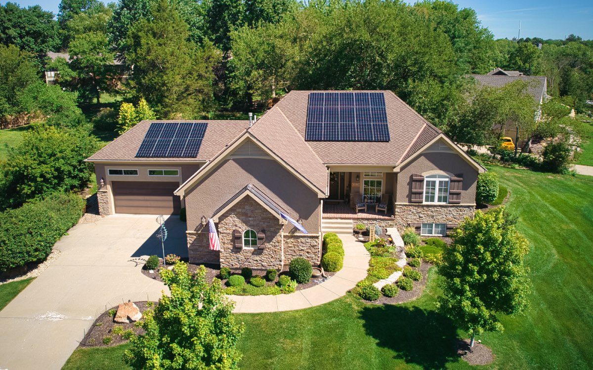 9.775 kW Residential Maxeon Solar Installation in Lawrence