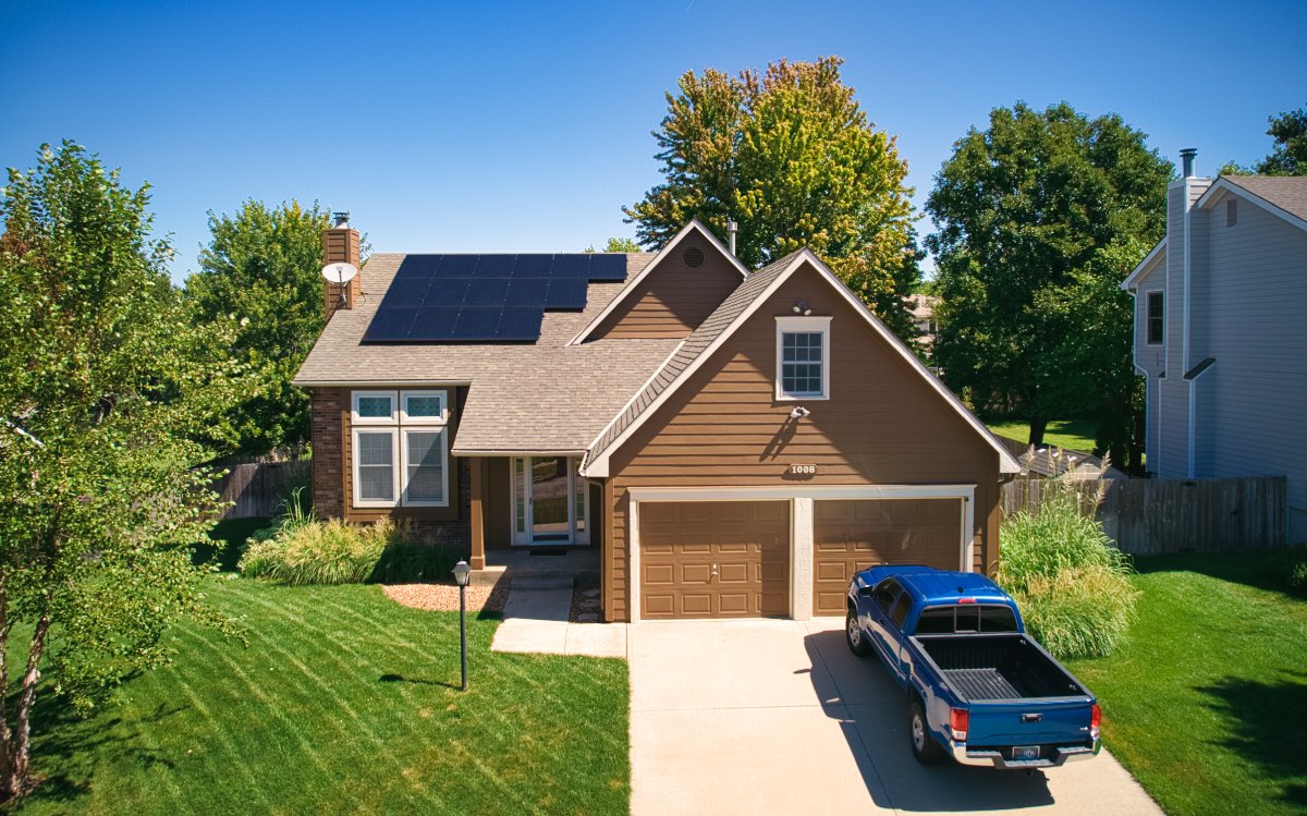 6.15 kW Residential Maxeon Solar Installation in Lawrence